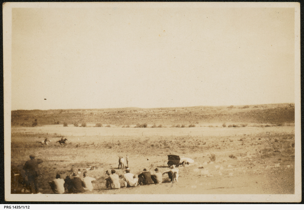 Horse race at Arrabury • Photograph • State Library of South Australia