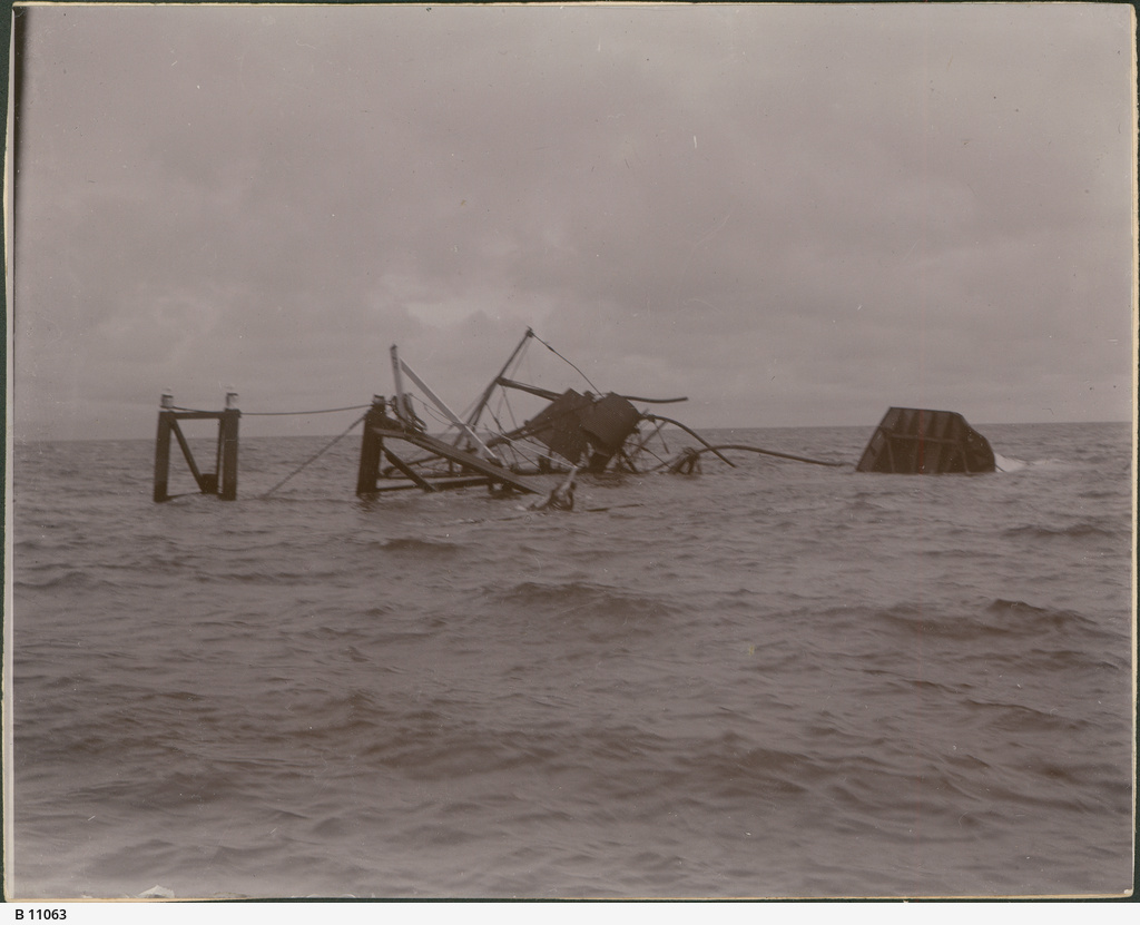Wonga Shoal Lighthouse • Photograph • State Library of South Australia
