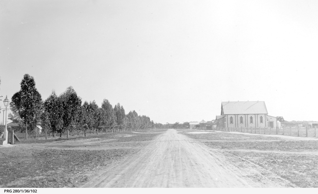 Street scene at Pinnaroo • Photograph • State Library of South Australia